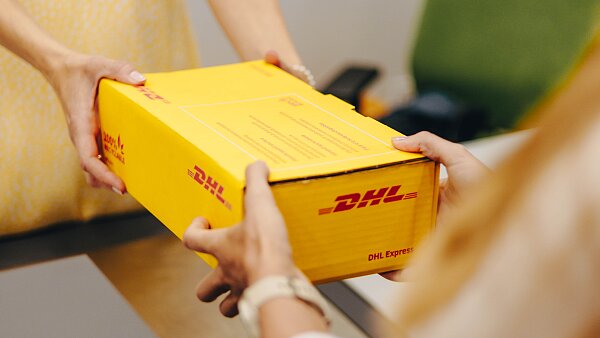 DHL Main page | Express package abroad, online shipping calculation
